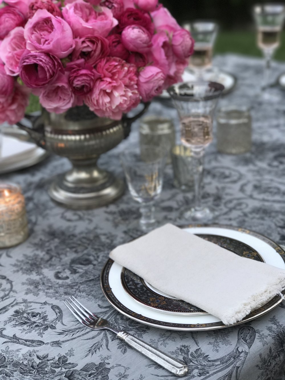 How to Set a Gorgeous Table for Any Party - Sanctuary Home Decor
