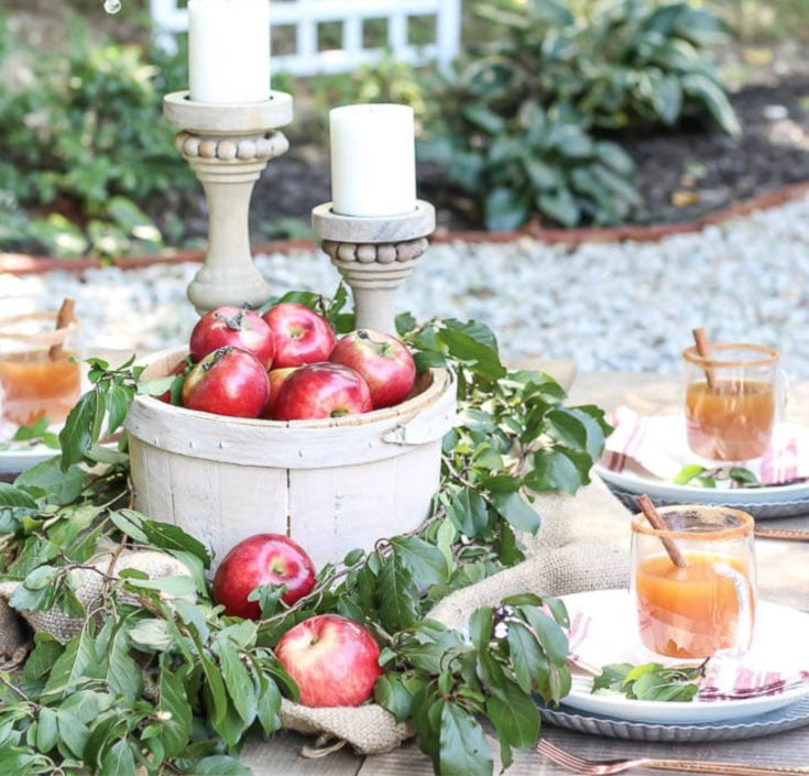 How to Style a Simple Christmas Vignette - Sanctuary Home Decor