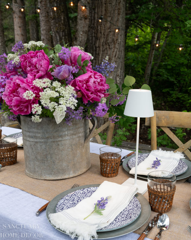 10 Ways to Set An Outdoor Table - Sanctuary Home Decor