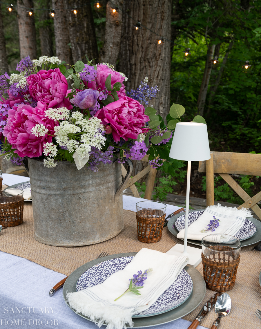 10 Ways to Set An Outdoor Table - Sanctuary Home Decor